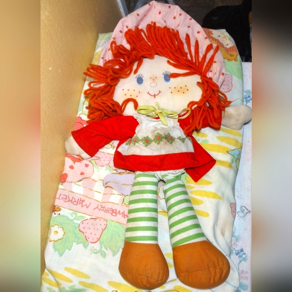 Strawberry Shortcake | Toys | Strawberry Shortcake Doll Matching Bed ...